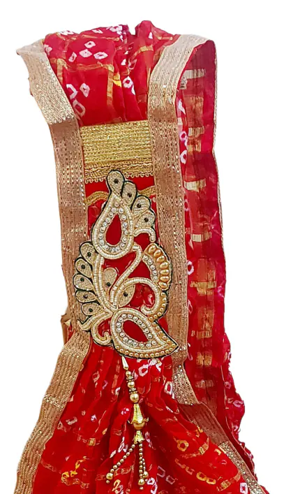 Avilhara Rajasthani Marwadi Chunri Odhna Bandhej Bandhani Plated Broach ...