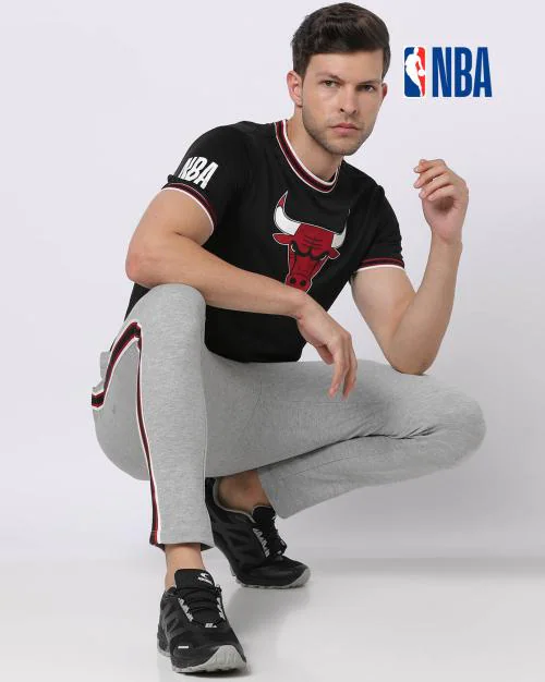 Buy NBA Chicago Bulls Regular Fit Graphic Print Crew-Neck T-Shirt ...