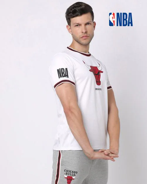 Buy NBA Chicago Bulls Regular Fit Graphic Print Crew-Neck T-Shirt ...
