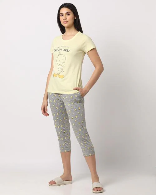 Buy Tweety Print T-Shirt & Capri Set Online at Best Prices in India ...