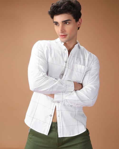 Buy Men Checked Slim Fit Shirt with Curved Hemline Online at Best ...