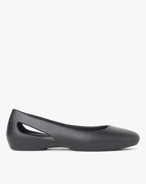Buy Crocs Slingback Clogs with Cut-Outs Online at Best Prices in India ...