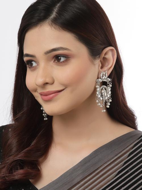 Buy CHUIMUI Combo of 2 Silver toned Traditional Oxidised Studs Earrings ...