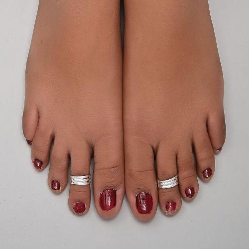 Buy PAAVNI 925 Sterling Silver Toe Rings for Women Band Style Glossy white Bichiya ring shaped ...