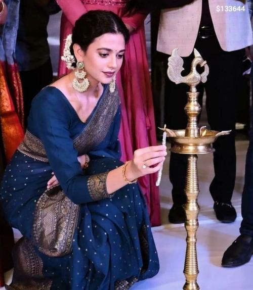 Buy Willmake Self Design, Color Block, Temple Border, Geometric Print, Striped, Woven, Solid ...