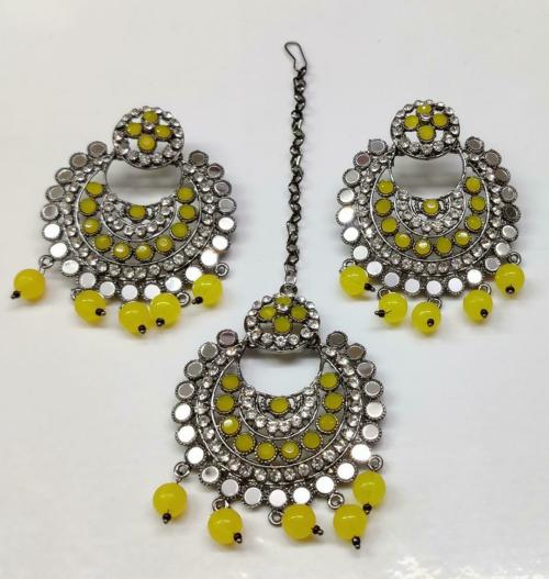 Buy vaishnavi imitation Gold-plated Alloy Earring & Maang Tikka Set ...