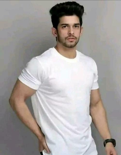 Buy BORN FOR FASHION Solid Men Round Neck White T-Shirt Online at Best ...