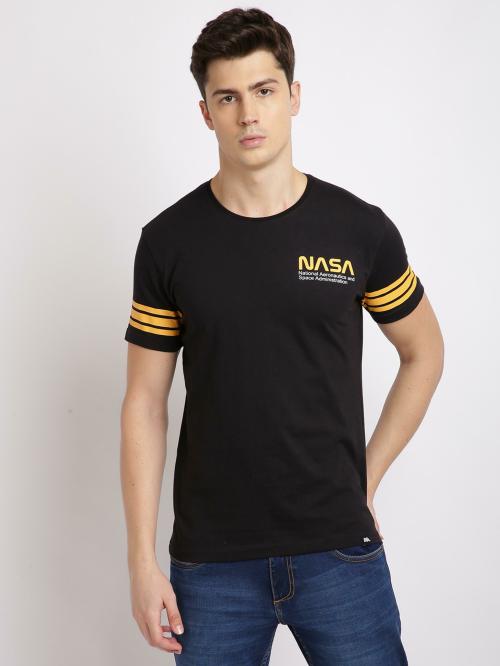 Buy MASH UNLIMITED Striped Men's Round Neck Black Tshirt Online at Best ...