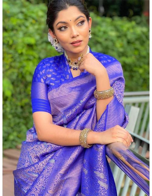 Buy KANCHIPURAM STUDIO Women Blue Solid, Plain Silk Blend Kanjivaram Saree Online at Best Prices ...