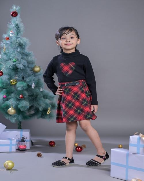 Buy Budding Bees Checkered T-Shirt and Skirt Set with Heart Patch for Girls Online at Best ...