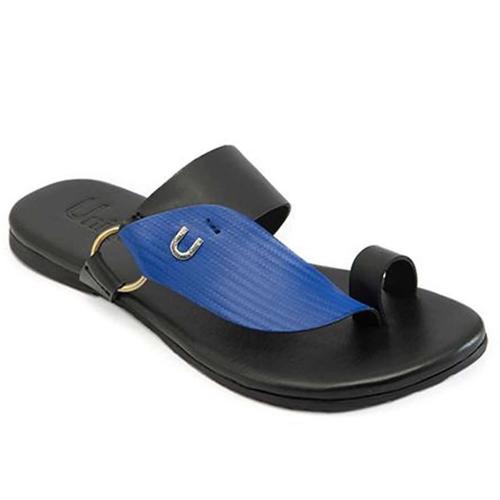 Buy Unigo Men Black And Blue Leather Chappal - Aruba Online at Best ...