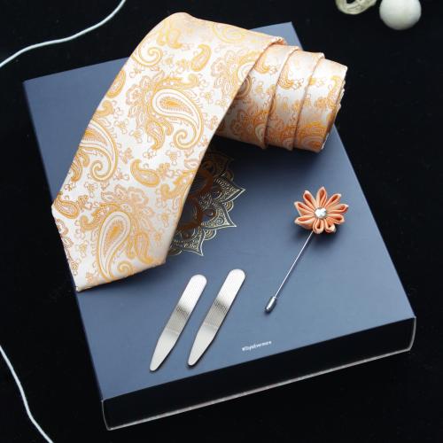 Buy Peluche The Glossy Affair NeckTie, Brooch & Collar Stay Gift Box ...