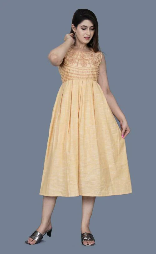 Buy Mehsoos Women Peach Embroidered Pure Cotton Flared Kurta (Medium ...