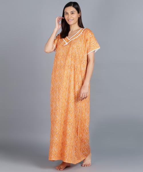 Buy Color Fevrr with word show your color Women Bandhani Design V Neck ...