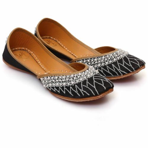 Buy HEER Firdaus Black Beaded Ethnic Punjabi Jutti Mojari for Women's ...
