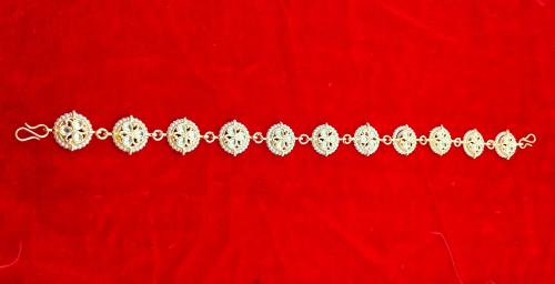 Buy Divisha Gold-Plated White Kundan studded Handcrafted Matha Patti RG ...