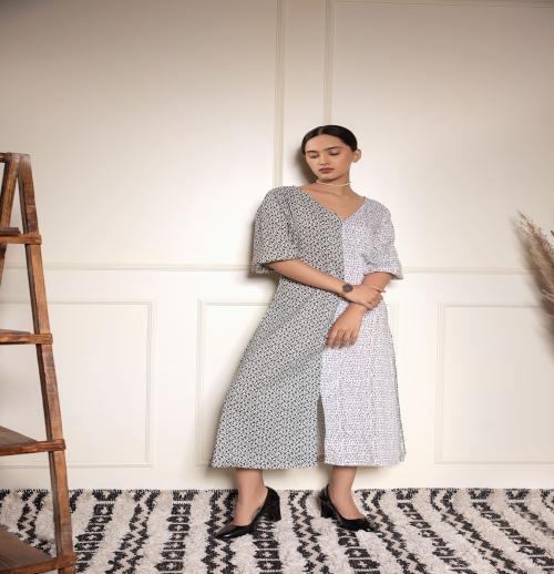 Buy GULNAAR BY GUNEET ALISON PRINTED MIDI DRESS Online at Best Prices ...