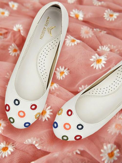 Buy Aady Austin Women's Trendy White Round Toe Flats Online at Best ...