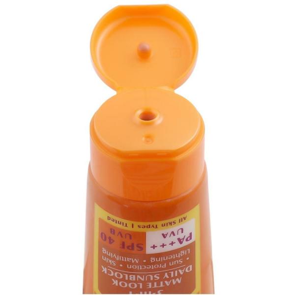 Lotus Herbals Safe Sun 3-In-1 SPF 40 PA+++ Matte Look Daily Sunblock ...