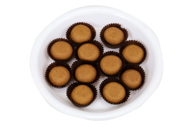 Chokkha Pure Homemade Desi Ghee Besan Ladoos, Single Ladoo Pack, 32 Pcs ...