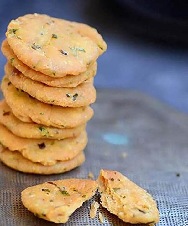 SAHU GAJAK BHANDAR Rajasthani Hygienic Snacks Mathri 1500 g Pack of 3 ...