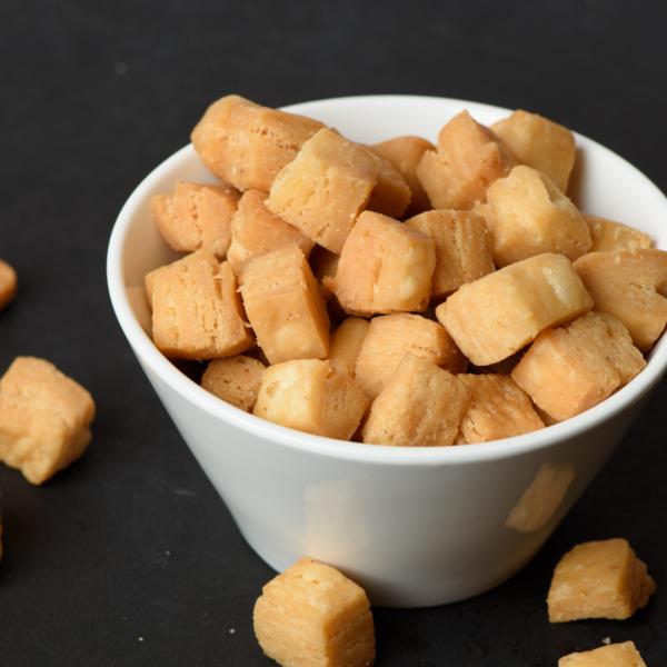 Kesar Sweets| Tea Time Mathri Namkeen Snacks| Square Mathri Snacks ...