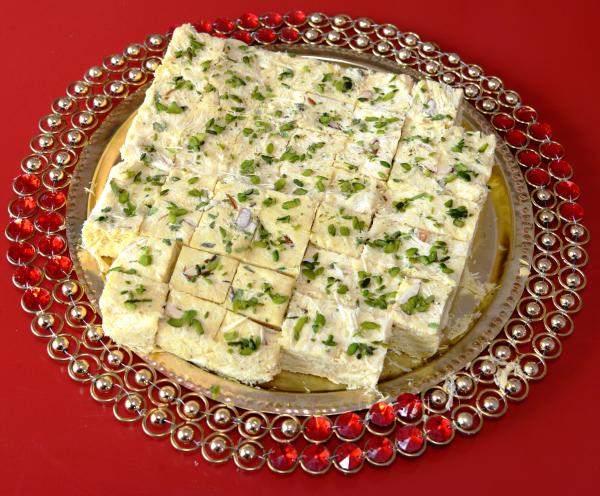 Heeralal's Deshi Ghee Sonpapdi | Bikaner famous HEERALAL's Soan Papdi ...