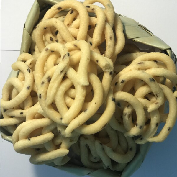Preeta Mart Thenkuzhal White Chakli - 600 g - JioMart