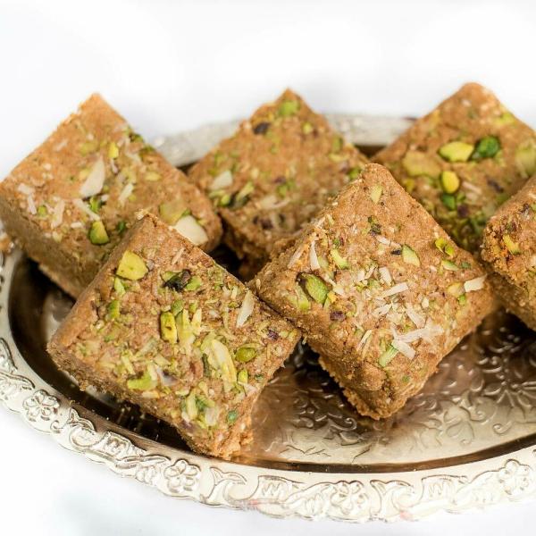 Delight Foods Winter Special Gud (Jaggery) Malai Gajak (Gajjak) (Malai ...