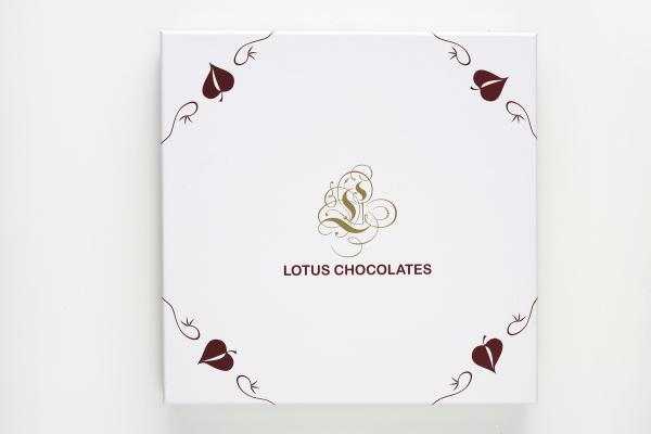 Lotus Premium Chocolate Gift Pack 16 units - JioMart