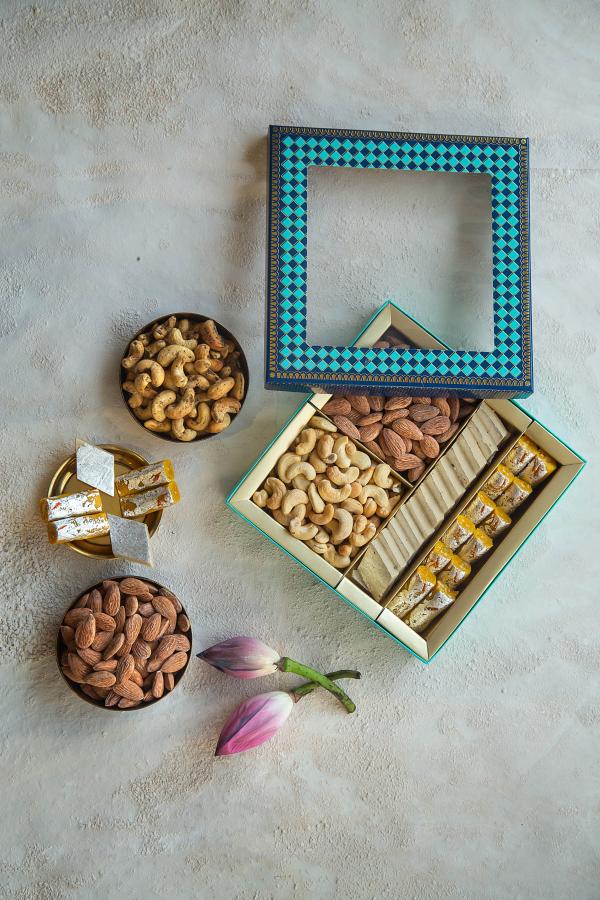 Kesar Sweets| Sweets & Snacks - Kaju Katli & Kesar Kaju Roll, Cashew ...