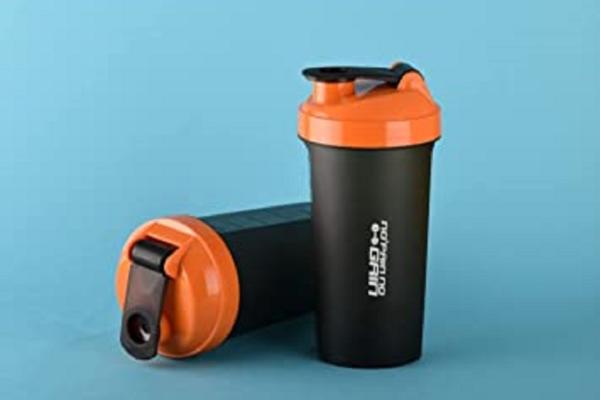 LIQUIFIER Sports Gym Fitness Shaker Bottle Perfect for Protein Shakes ...
