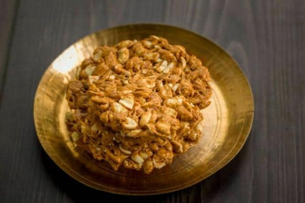 Okhli Musal Brand Rajasthani Rajwadi Peanut Gajak Chikki | Peanuts ...