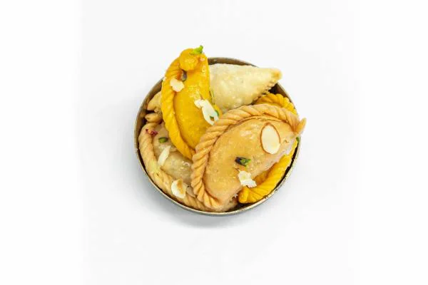 Kesar Assorted Gujiya Box - JioMart