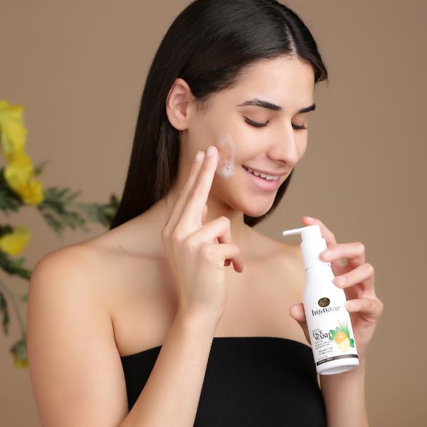 Humane Wellness Vitamin C Face Wash with Vit B5 and Aloe Vera | All ...