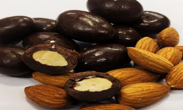HK CHOCOLATIST Badam Choco Balls |Almond coated with flavored Premium ...