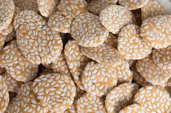 90's Mill Bikaner Special Rewari / Revari / Rewadi, Sweet Crunchy Gur ...