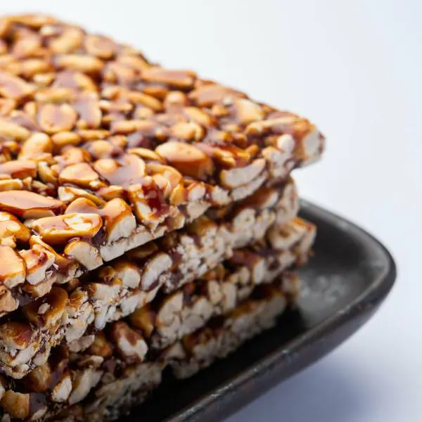 Kush Gold Jaggery Peanut Chikki / Peanut Brittle Bar / Gur Patti ...