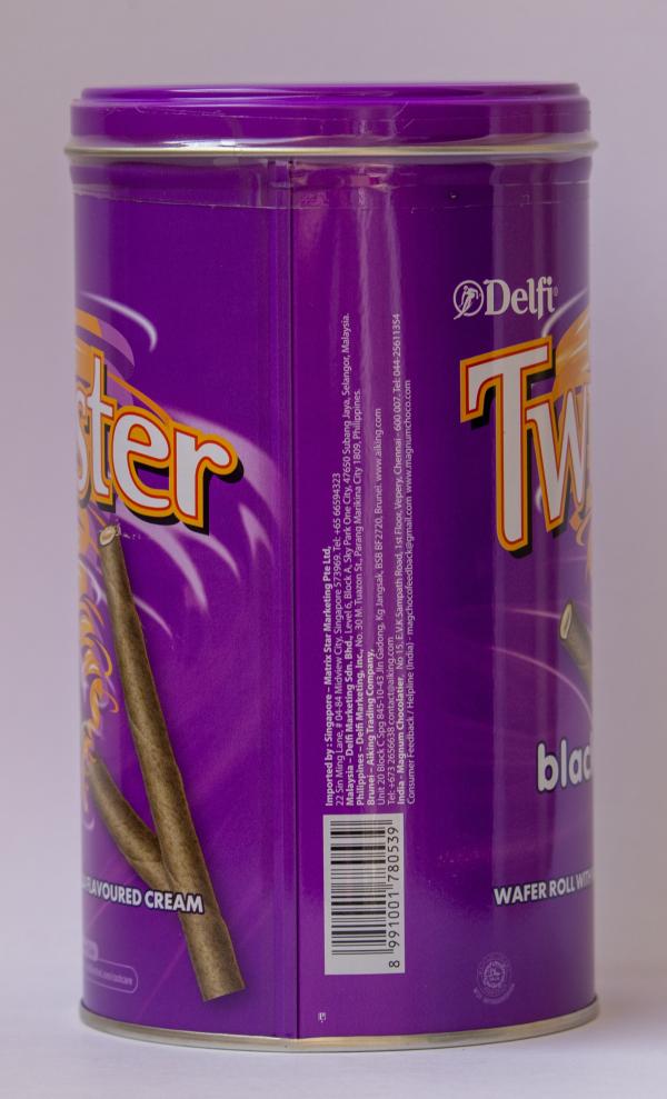 Delfi Twister Black Wafer Rolls with Cream 320 Gm - JioMart