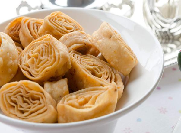 Kesar Sweets| Flaky Layered Mathri Snacks| Ready to Eat Evening Tea ...