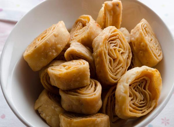 Kesar Sweets| Flaky Layered Mathri Snacks| Ready to Eat Evening Tea ...