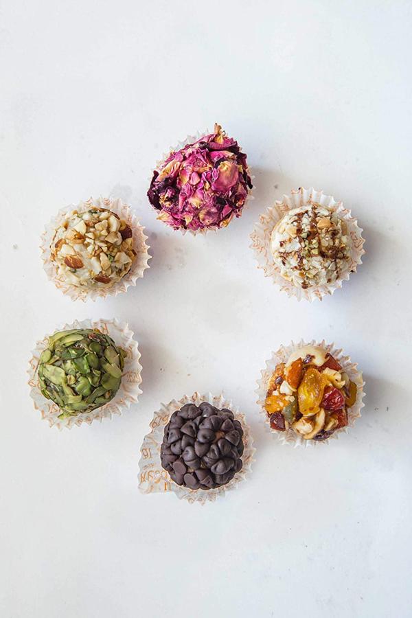 Kesar Sweets | Assorted Gourmet Sweets Gift Pack in Beautiful Gift Tin ...