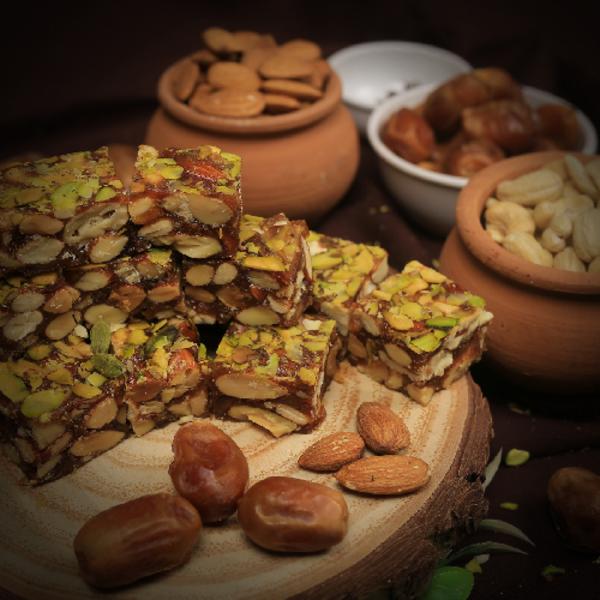 Shri Shyam Baba Dry Fruits Sugarfree Dates Barfi Kaju Badam Chikki Box ...