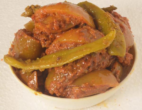 Achari Pickles Marwadi Lemon and Green Chilly Pickle Homemade Neembu ...