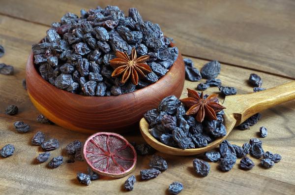 Hyggee Organics Seedless Black Raisins -250 G | Dry Grapes Kali ...