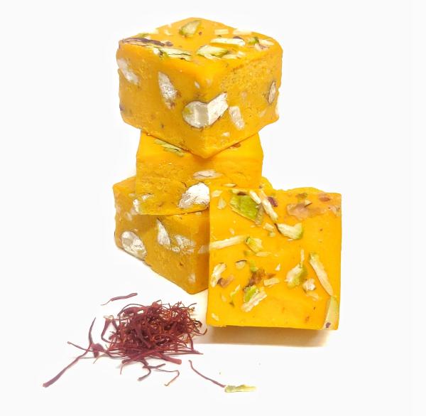 RASS D & S Kesar Crunch - Milk Dry Fruits Chocolate 400G | GIFT BOX ...