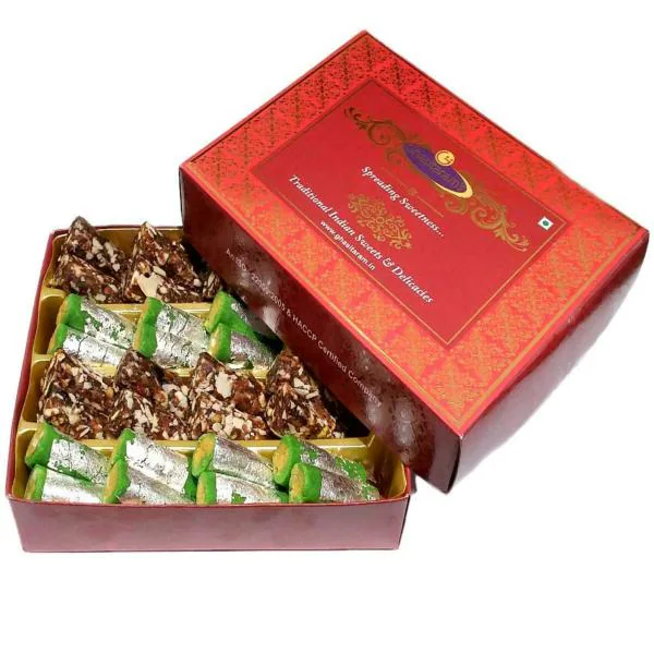 GHASITARAM'S Ghasitaram Assorted Dryfruit Roll Mithai Box. (250 GMS ...