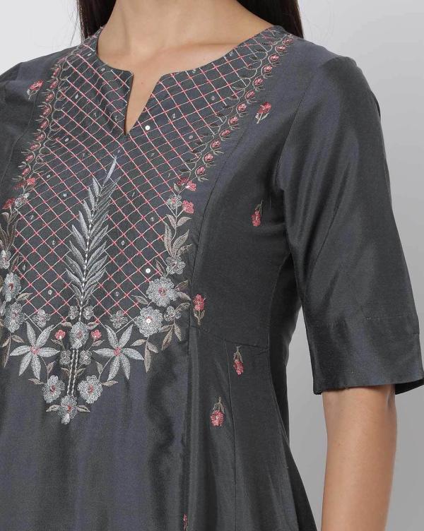 Floral Embroidered Flared Kurta - JioMart