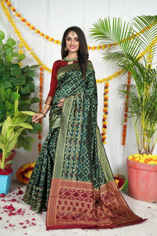SWIFFIN Luxury Collection Litchi Silk Bandhani Green & Red Saree For ...