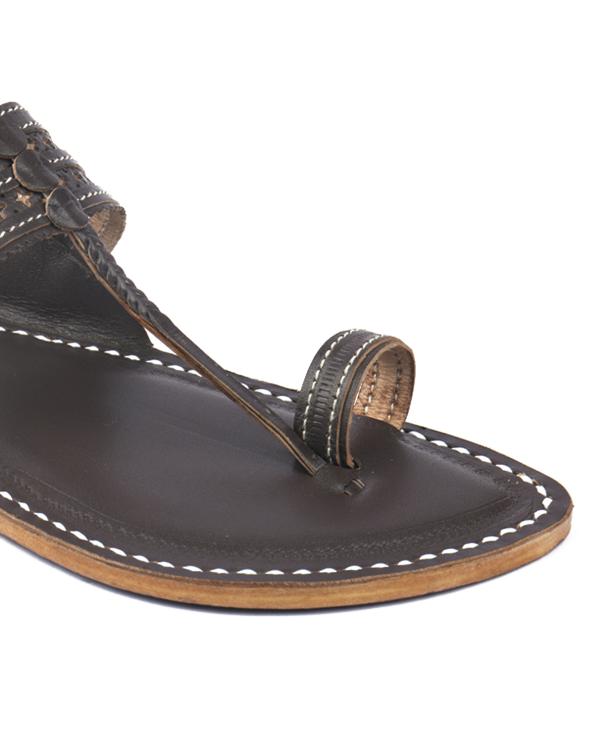 Korakari Brilliant Brown Chappal - JioMart
